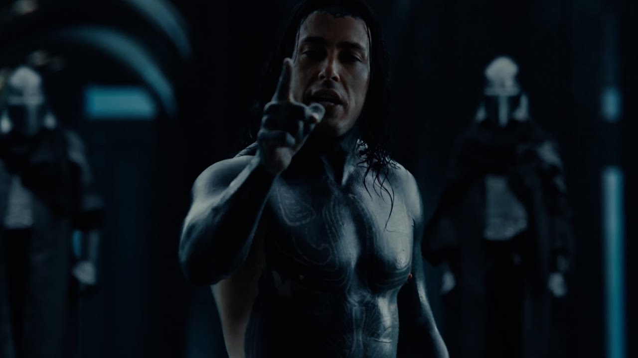 Portrait : Ronnie Radke : le parcours tumultueux du chanteur de Falling ...